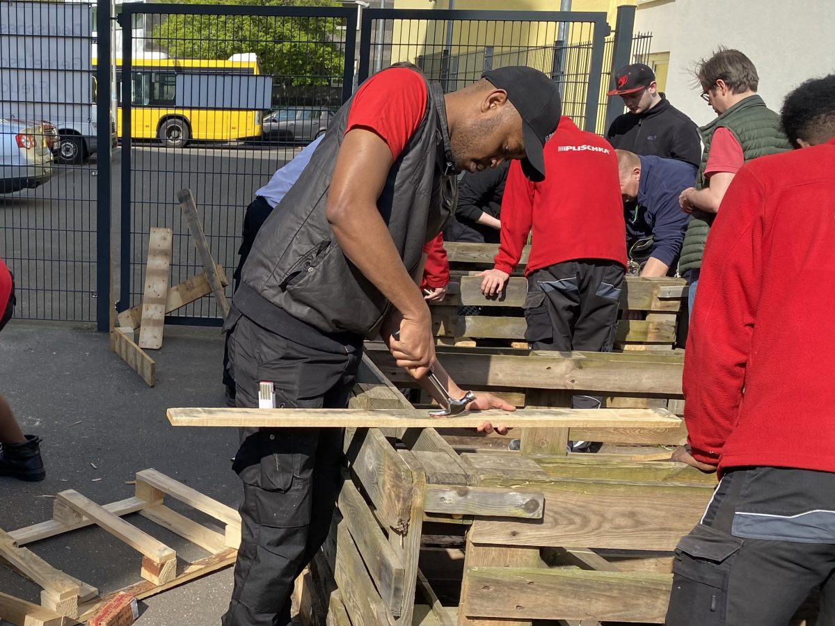 PLISCHKA engagiert sich für die Gemeinschaftsunterkunft in Spandau ...