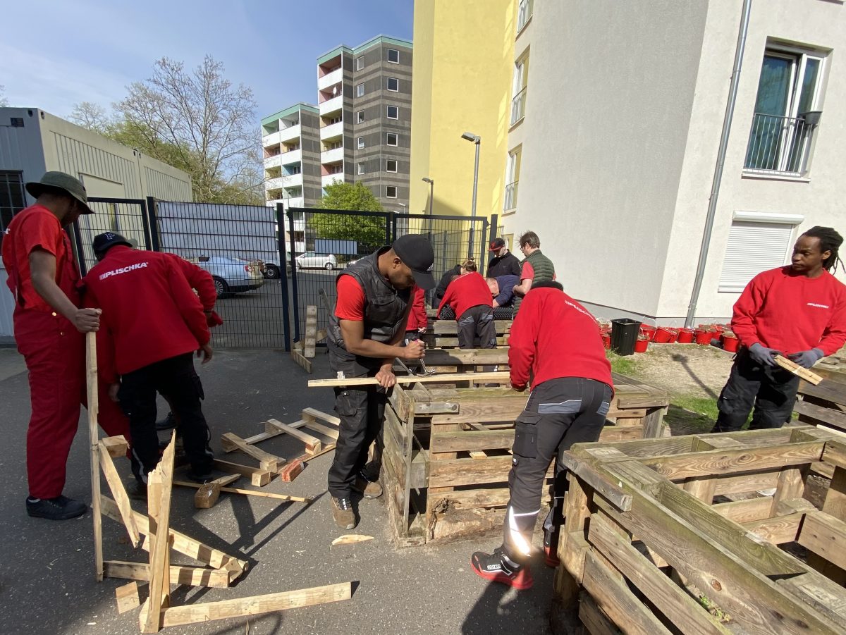 PLISCHKA engagiert sich für die Gemeinschaftsunterkunft in Spandau ...